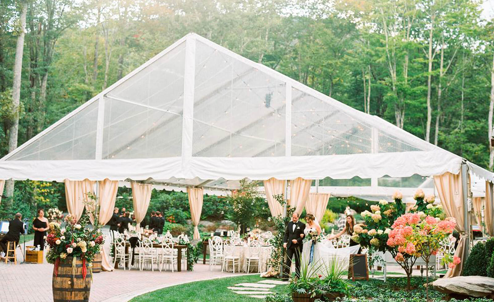 Romantic, Elegant And Luxurious Wedding Tents